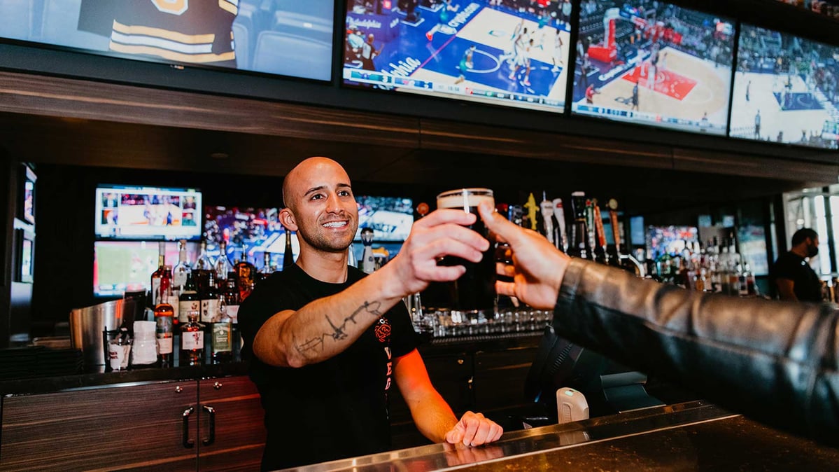 Chickie's & Pete's Crab House and Sports Bar | Sports Bar Reno